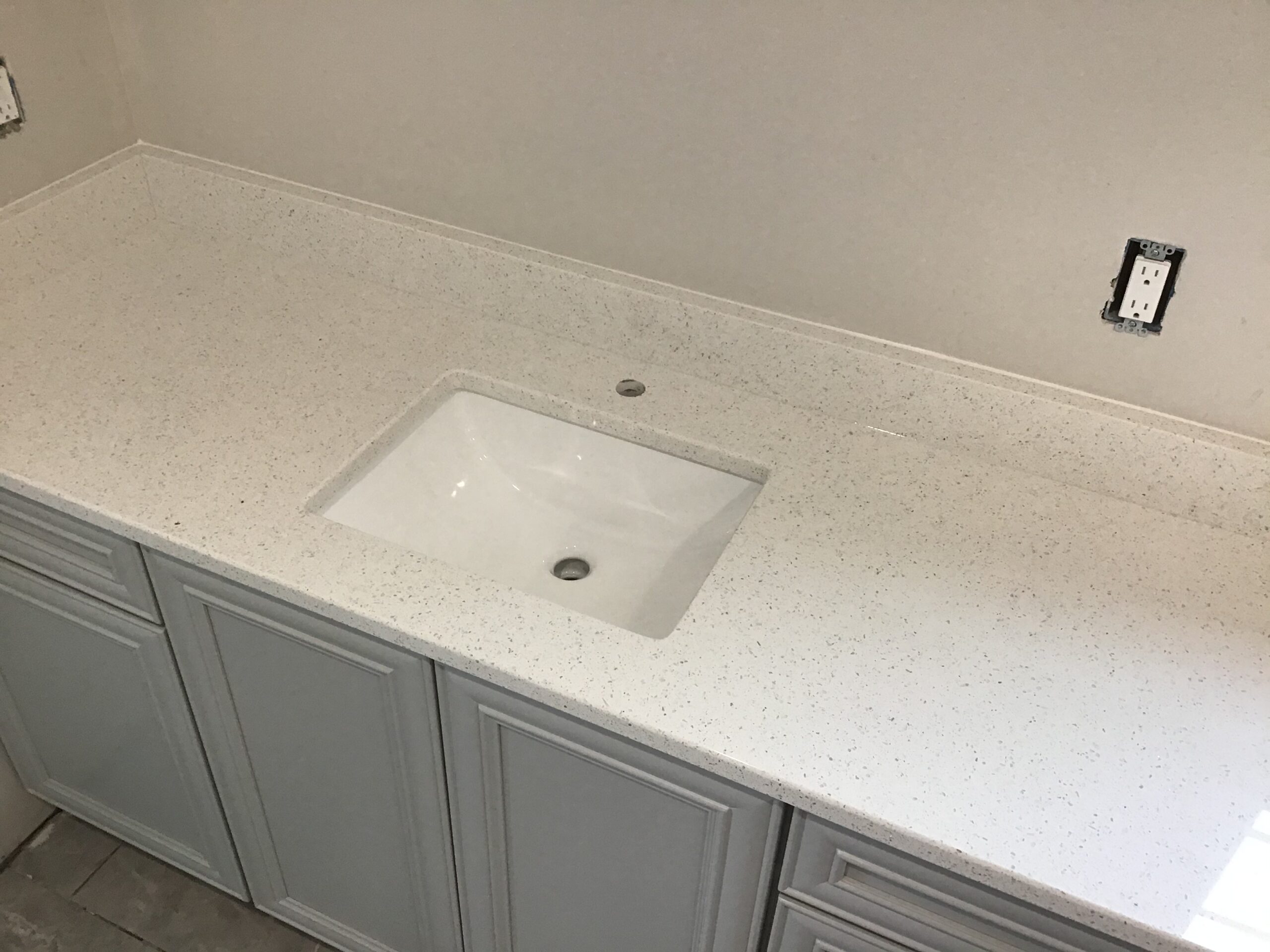 Quartz Kitchen Countertops In Utica, New York | IVO Cabinets & Surfaces